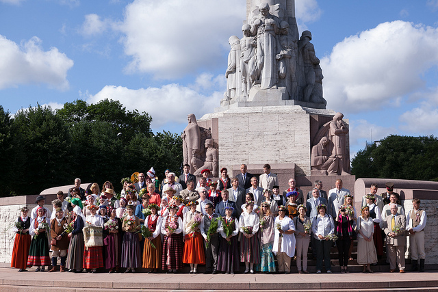 Eksperti: Dziedāt Latvijas valsts himnu soloizpildītājiem būtu ...