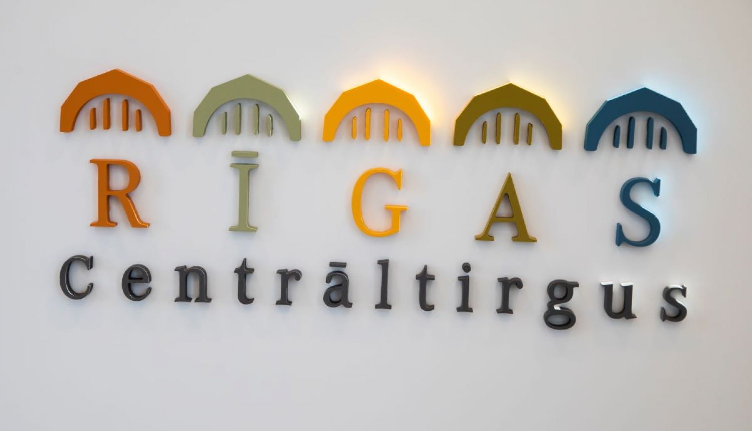 Amatu atstājuši Rīgas Centrāltirgus valdes locekļi Druvinieks un Zauls ...